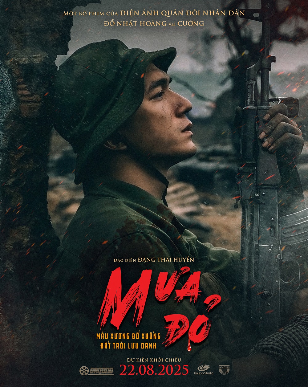 Mưa đỏ công bố loạt poster nhân vật, khắc họa rõ nét hai chiến tuyến ...