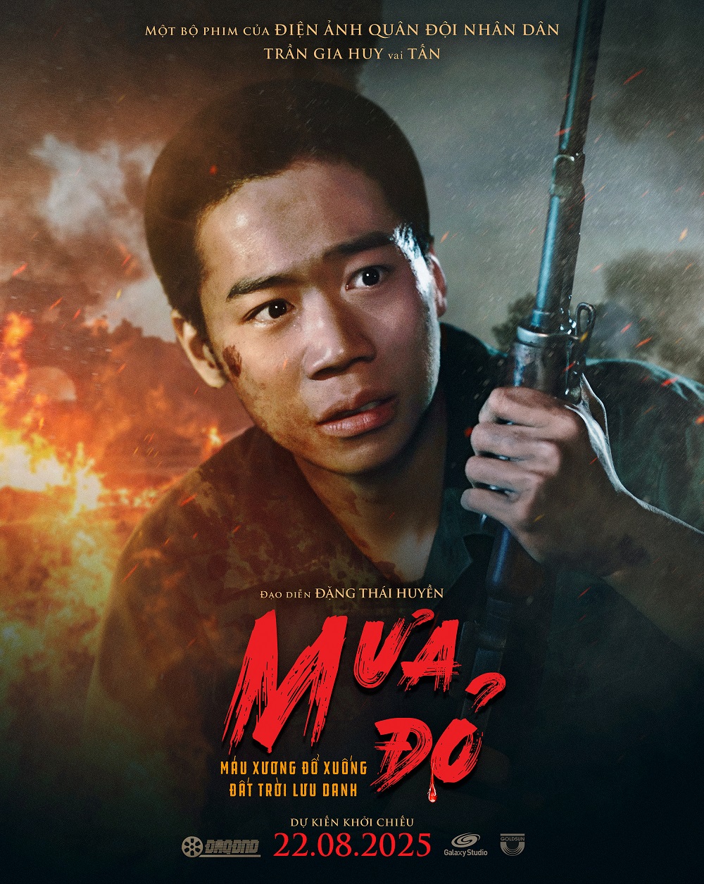 Mưa đỏ công bố loạt poster nhân vật, khắc họa rõ nét hai chiến tuyến ...