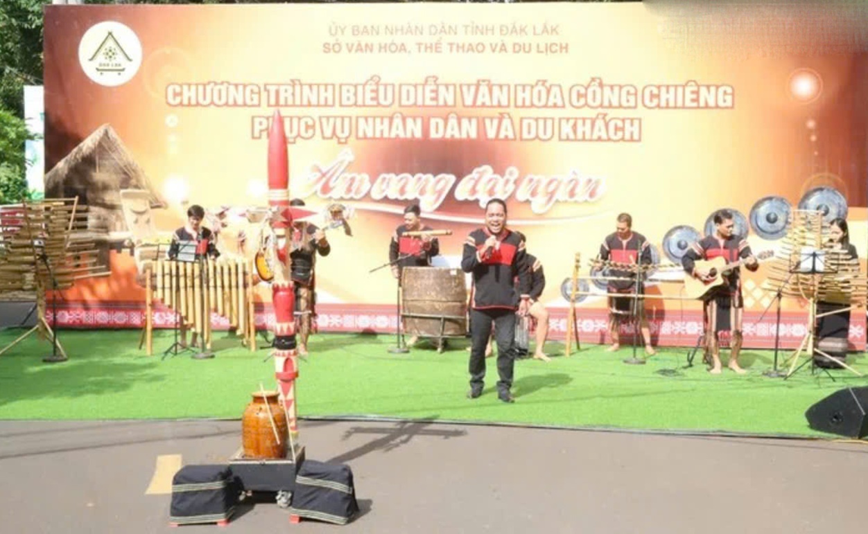 Âm vang Tình ca cồng chiêng Tây Nguyên níu chân du khách