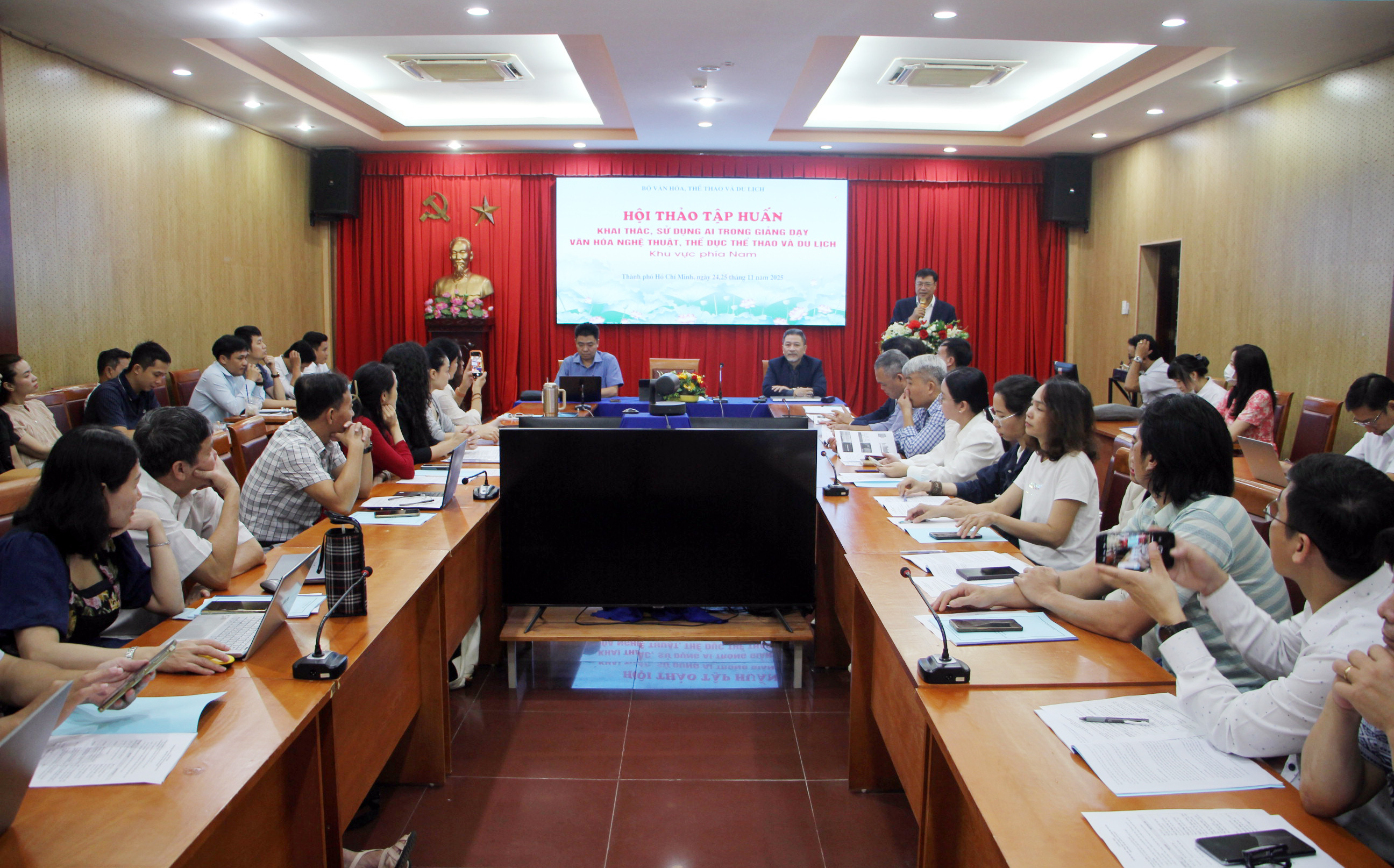 Đào tạo nhân lực VHTTDL trước yêu cầu mới về kỹ năng số và AI