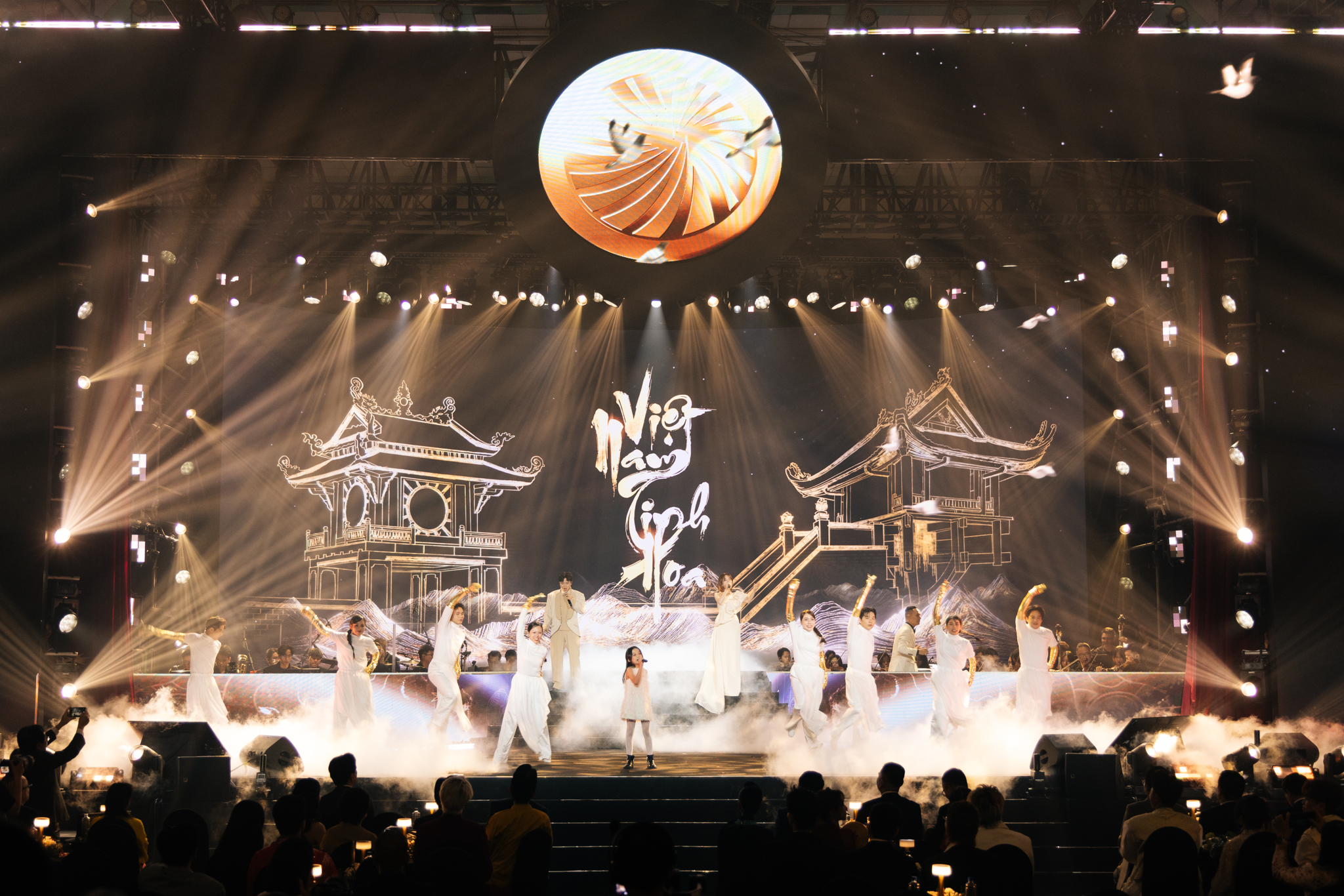Celebrating the outstanding creative values of Vietnamese culture and art.