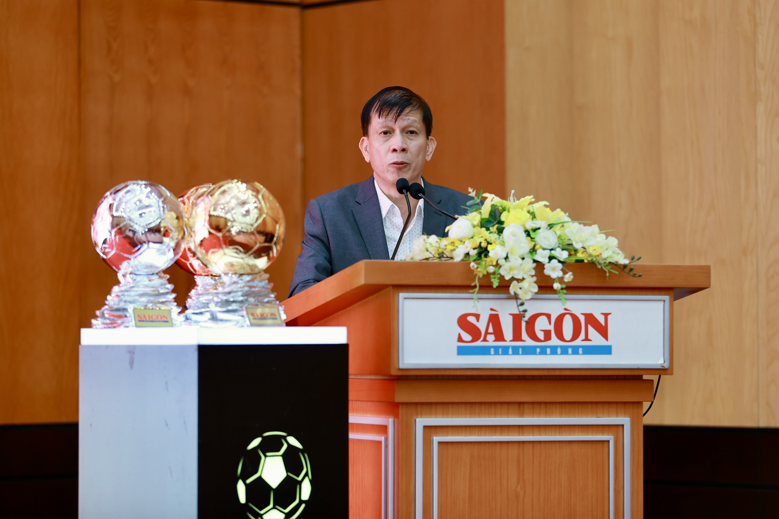 Launching the voting season for the Vietnam Golden Ball Award 2025