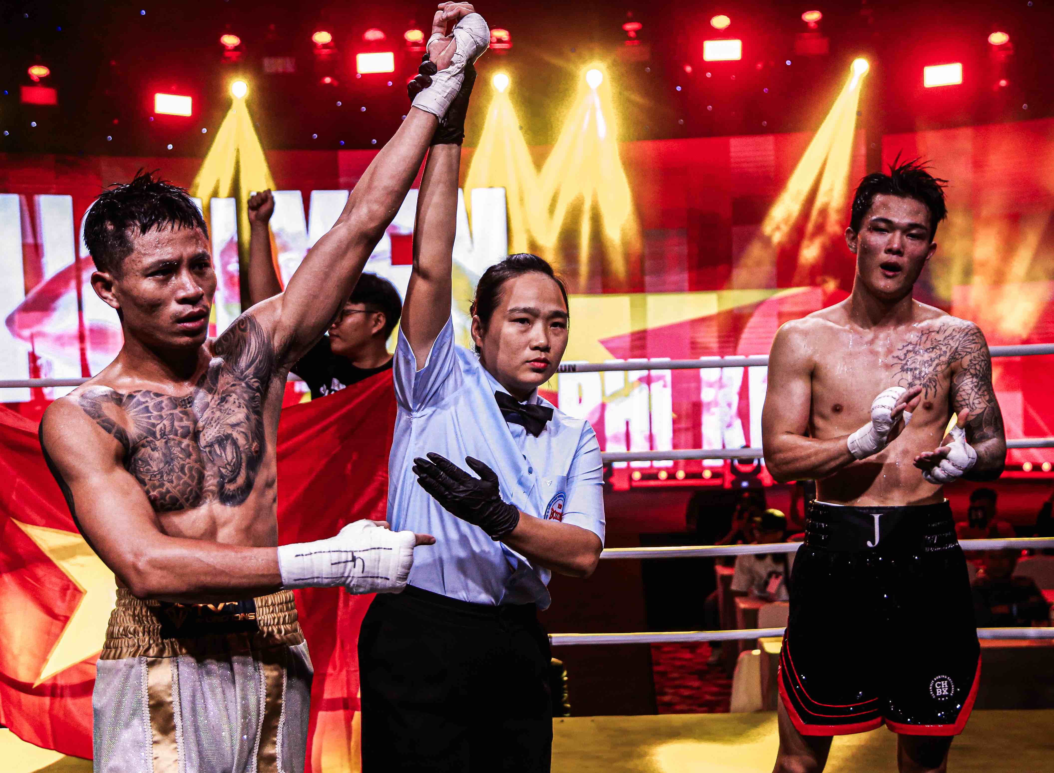 Tran Van Thao knocked out a Thai boxer at Ho Tram Legendary