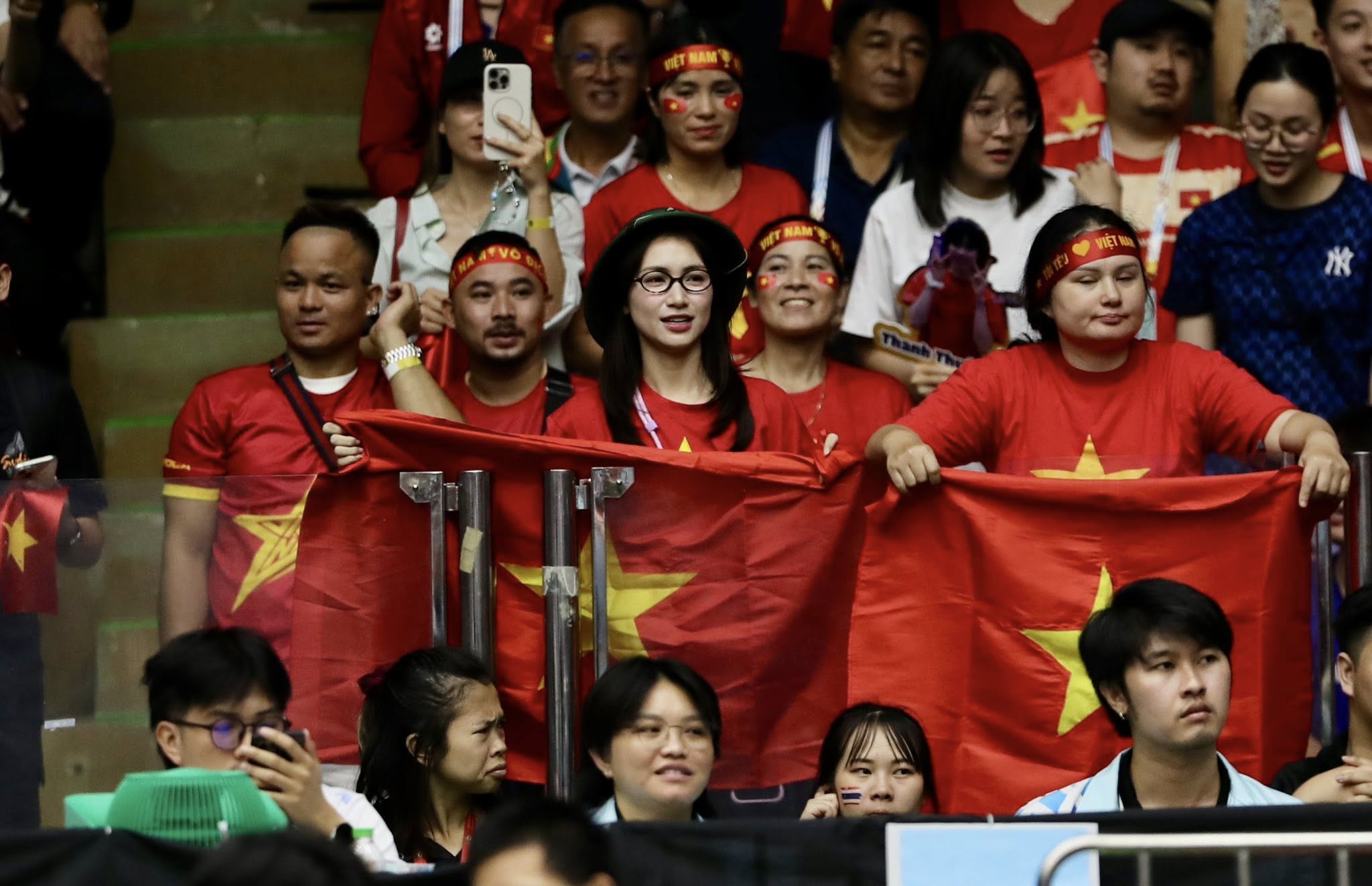 Tự hào các cô gái bóng chuyền Việt Nam