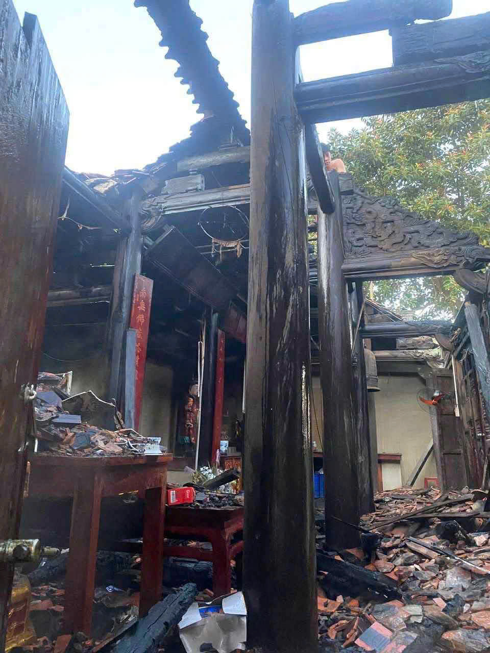Bao Quoc Pagoda national relic on fire