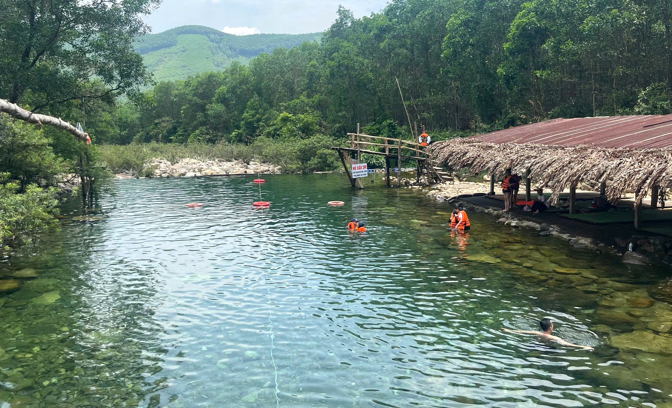 Chấn chỉnh hoạt động du lịch ảnh hưởng môi trường sinh thái