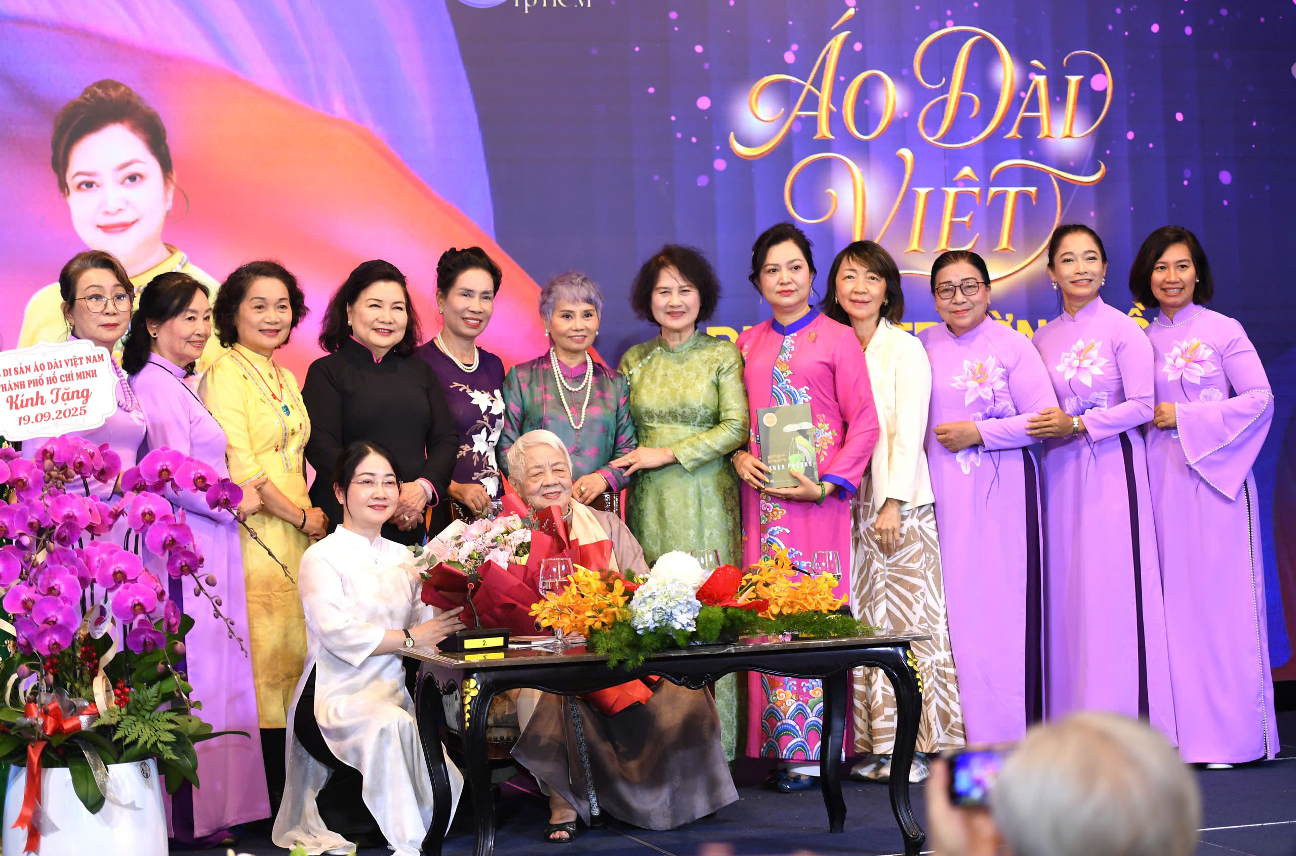 “Áo dài Việt Nam - Di sản trường tồn”: Câu chuyện từ niềm tự hào đến ...