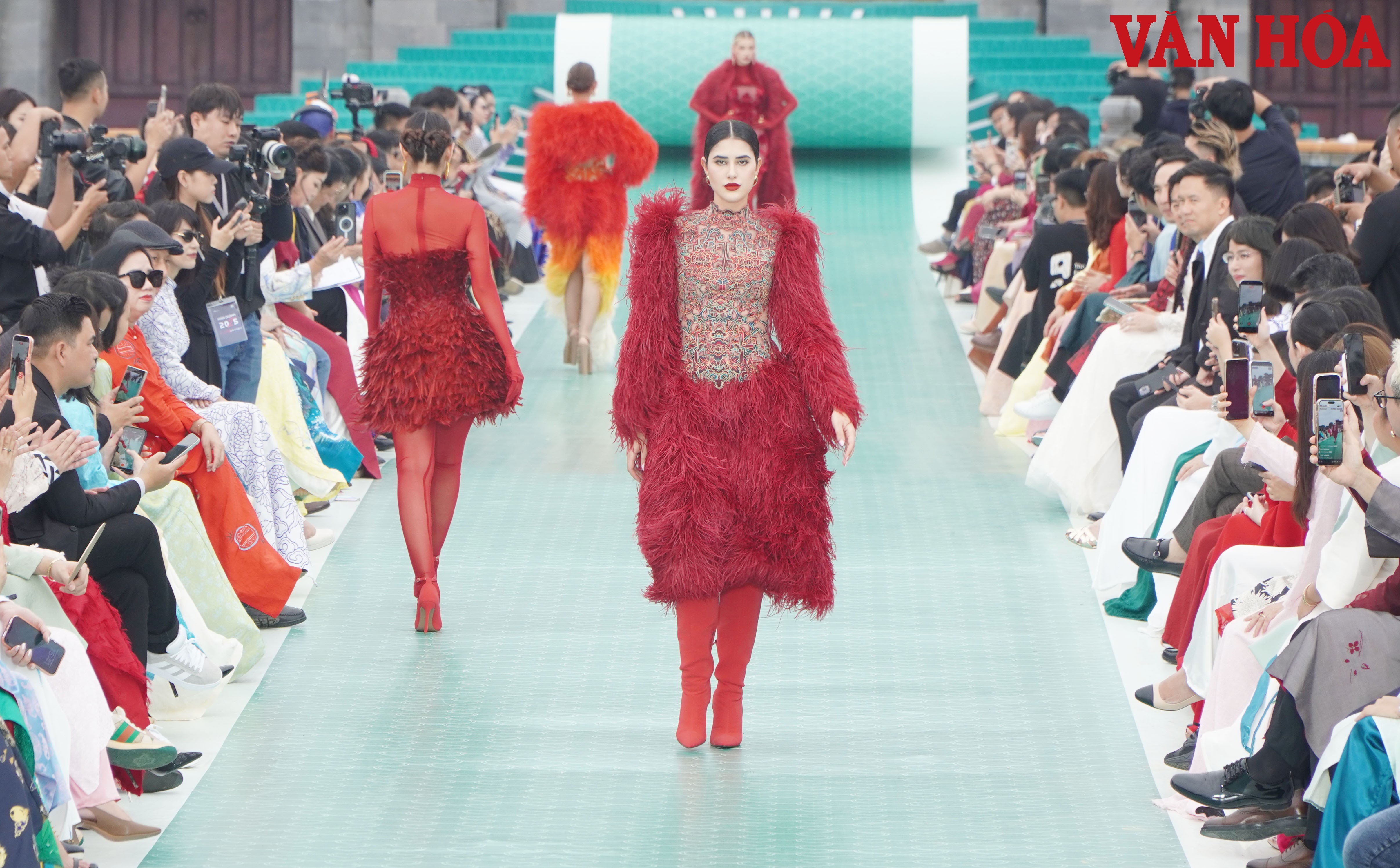 Over 70 beauties from various countries gathered in Hue for Miss Cosmo ...