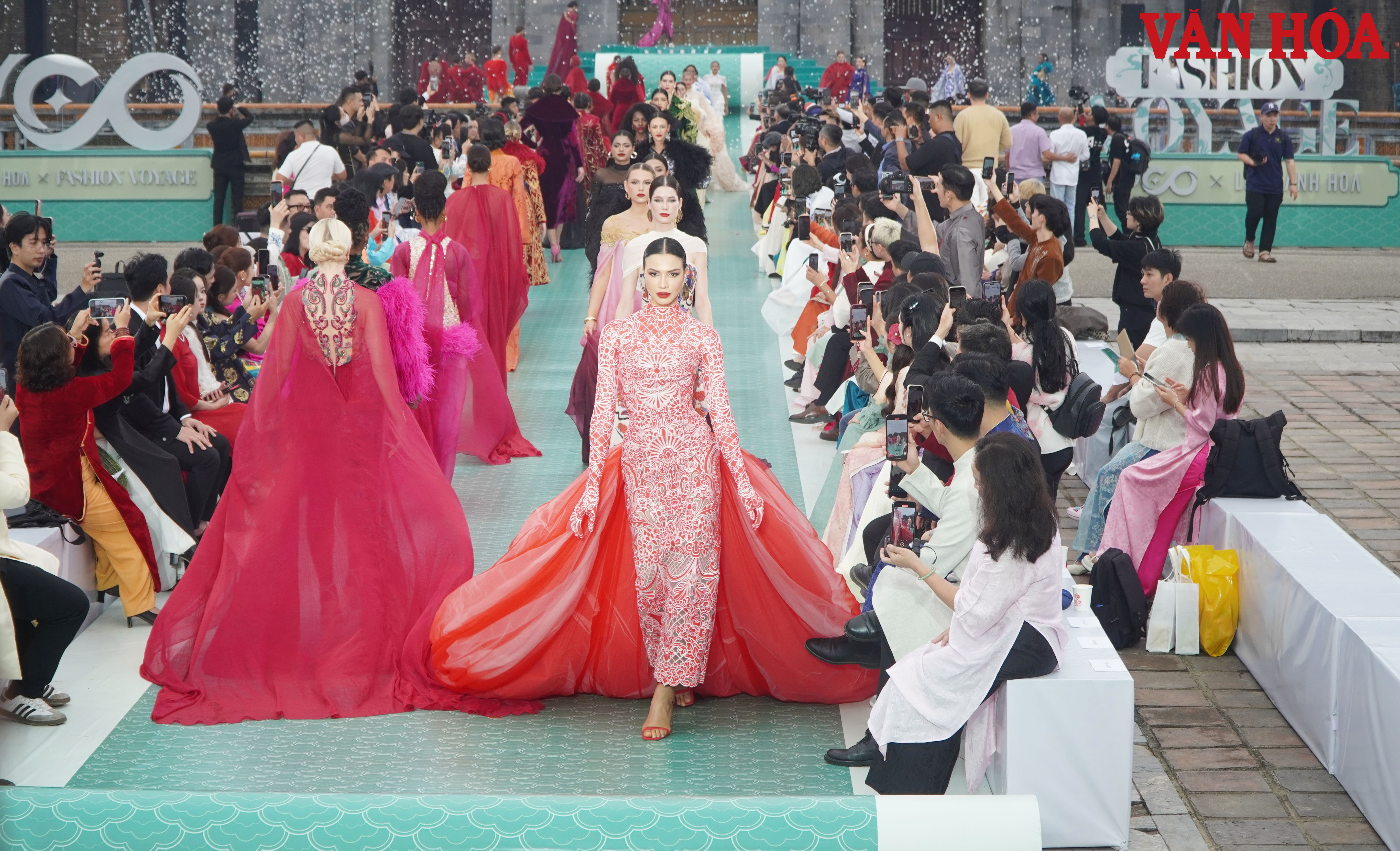 Over 70 beauties from various countries gathered in Hue for Miss Cosmo ...