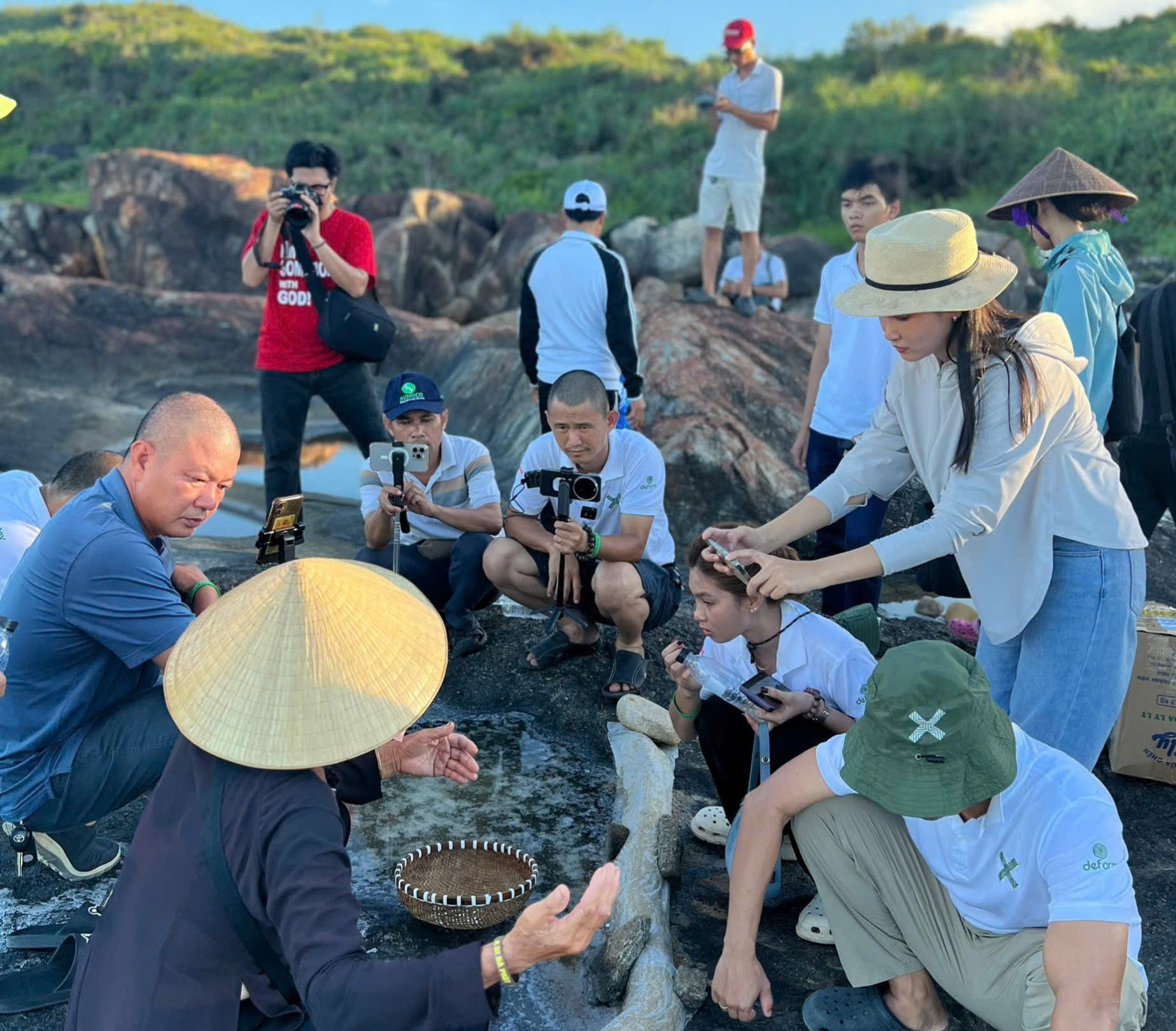 Visit and learn about the ancient Sa Huynh people's salt making on rocks