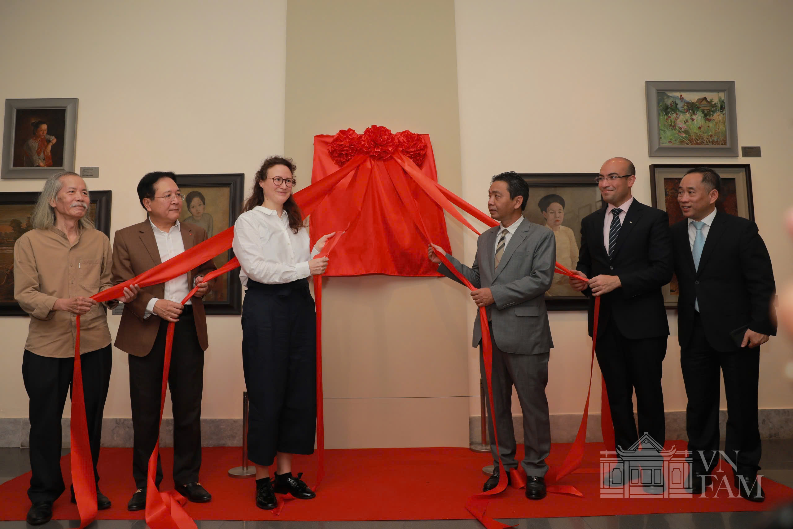 Cơ hội chiêm ngưỡng tác phẩm của Vua Hàm Nghi tại Bảo tàng Mỹ thuật ...