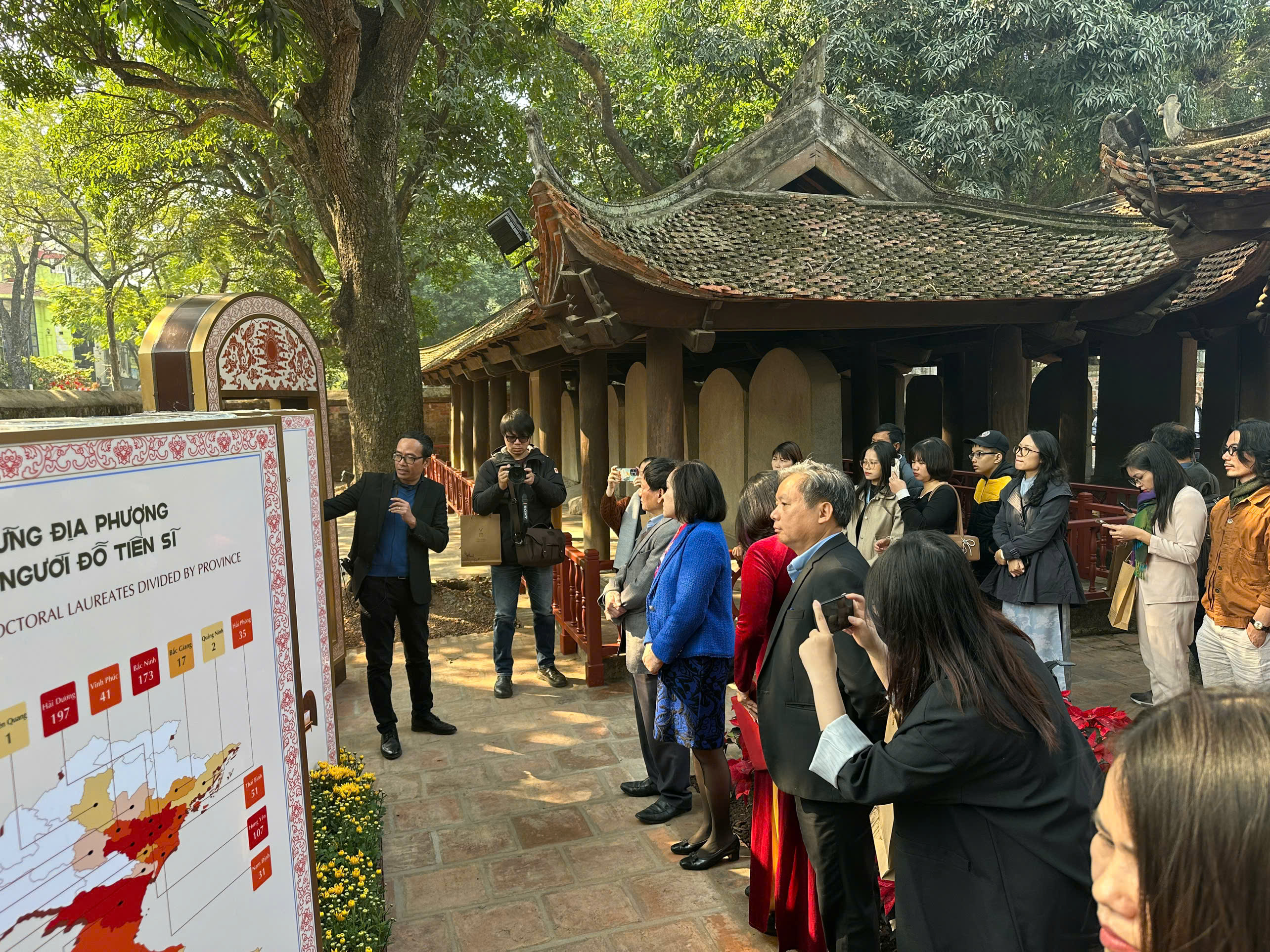 Đến Văn Miếu, nghe bia đá kể chuyện