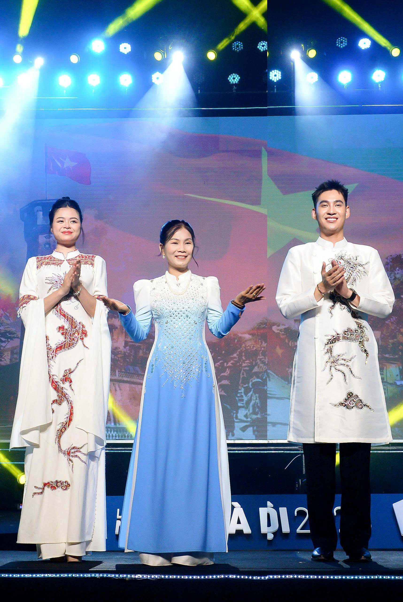 คอลเลกชันพิเศษ "For Peace" โดยนักออกแบบ Do Nhu Quynh