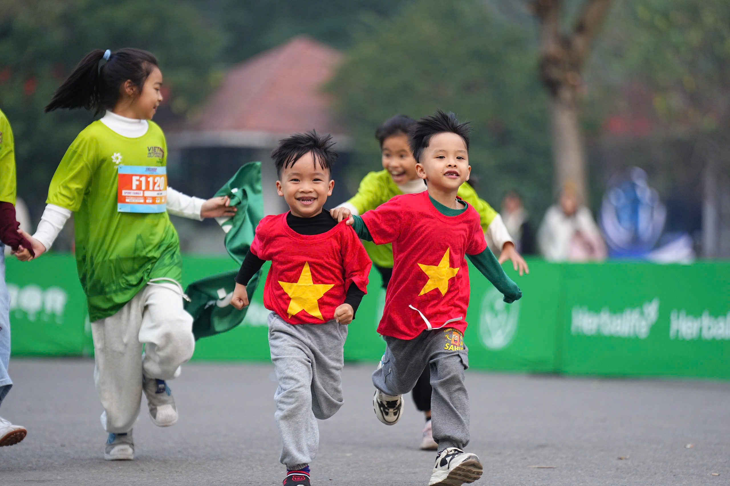 7.000 atleten verspreidden humanitaire waarden op nieuwjaarsdag.