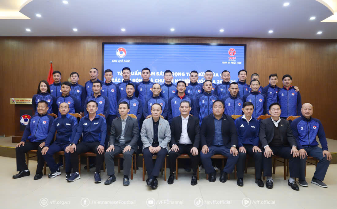 Церемония открытия первого учебного занятия для судей и арбитров ...