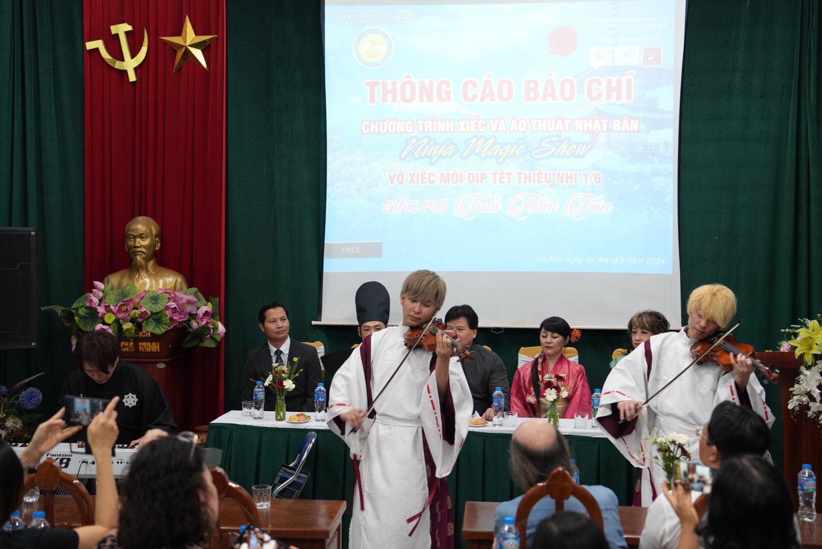 Nghệ sĩ Nhật Bản đưa Ninja và Samurai lên sân khấu xiếc Việt Nam