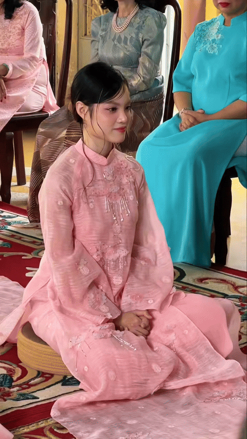 Đoàn Minh Tài kết hôn bạn gái kém 16 tuổi