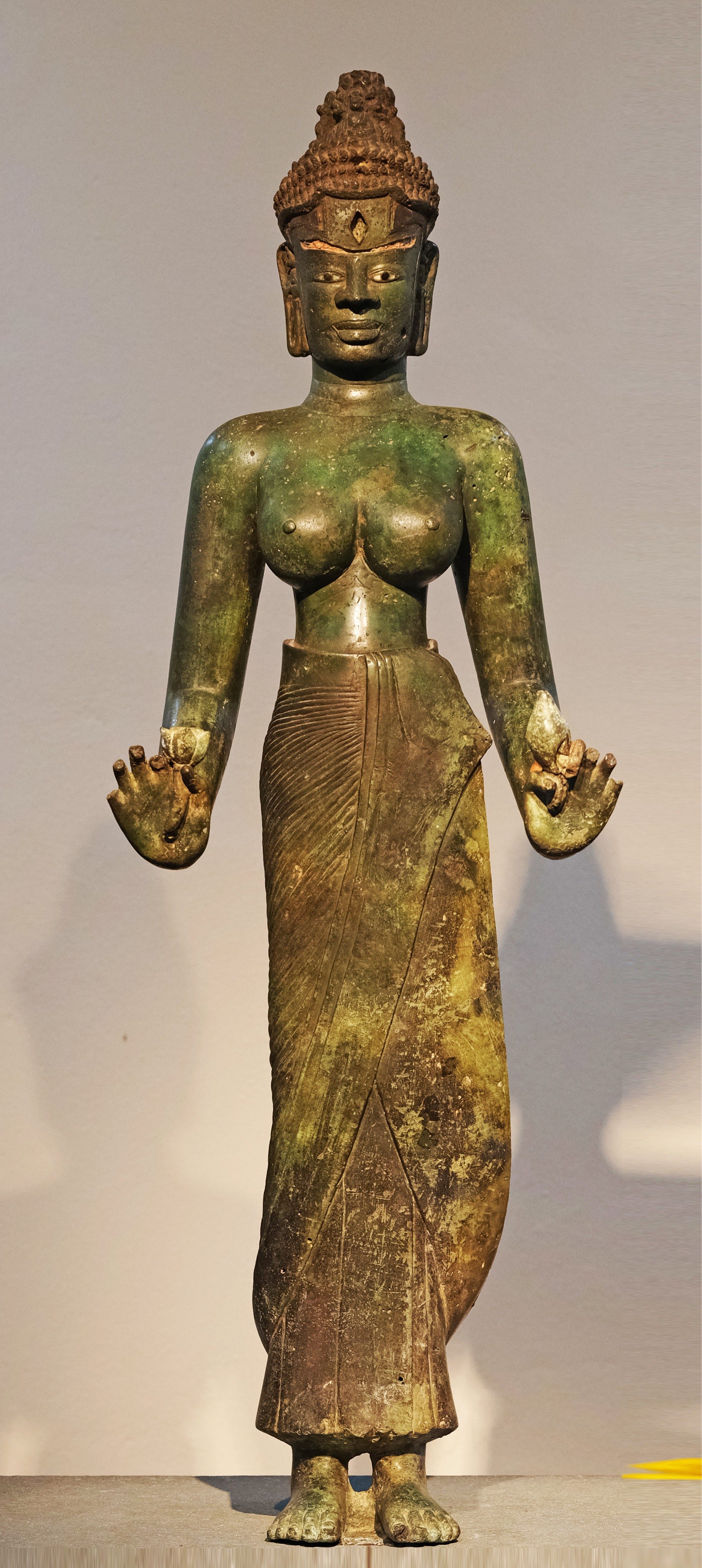 Percer le mystère de la statue de Tara à Dong Duong : la danse figée ...