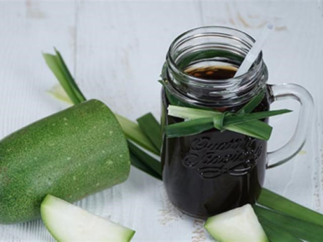 Cách làm trà sâm bí đao lá dứa giải nhiệt ngày nắng nóng