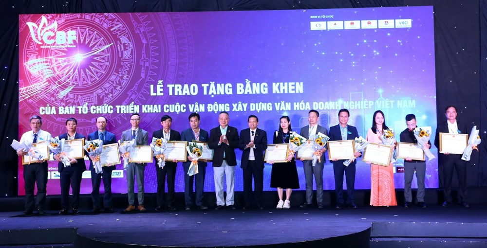 Trao Giải thưởng công nhận “Doanh nghiệp đạt chuẩn Văn hóa kinh doanh” năm 2022: Đề xuất có ...